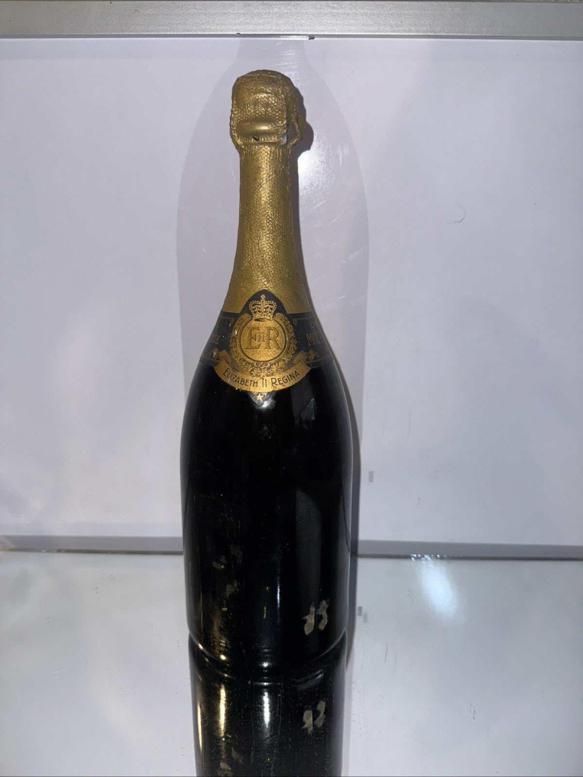 Moët & Chandon Coronation Cuvée 1953 | Rare Vintage 1943 Champagne ...